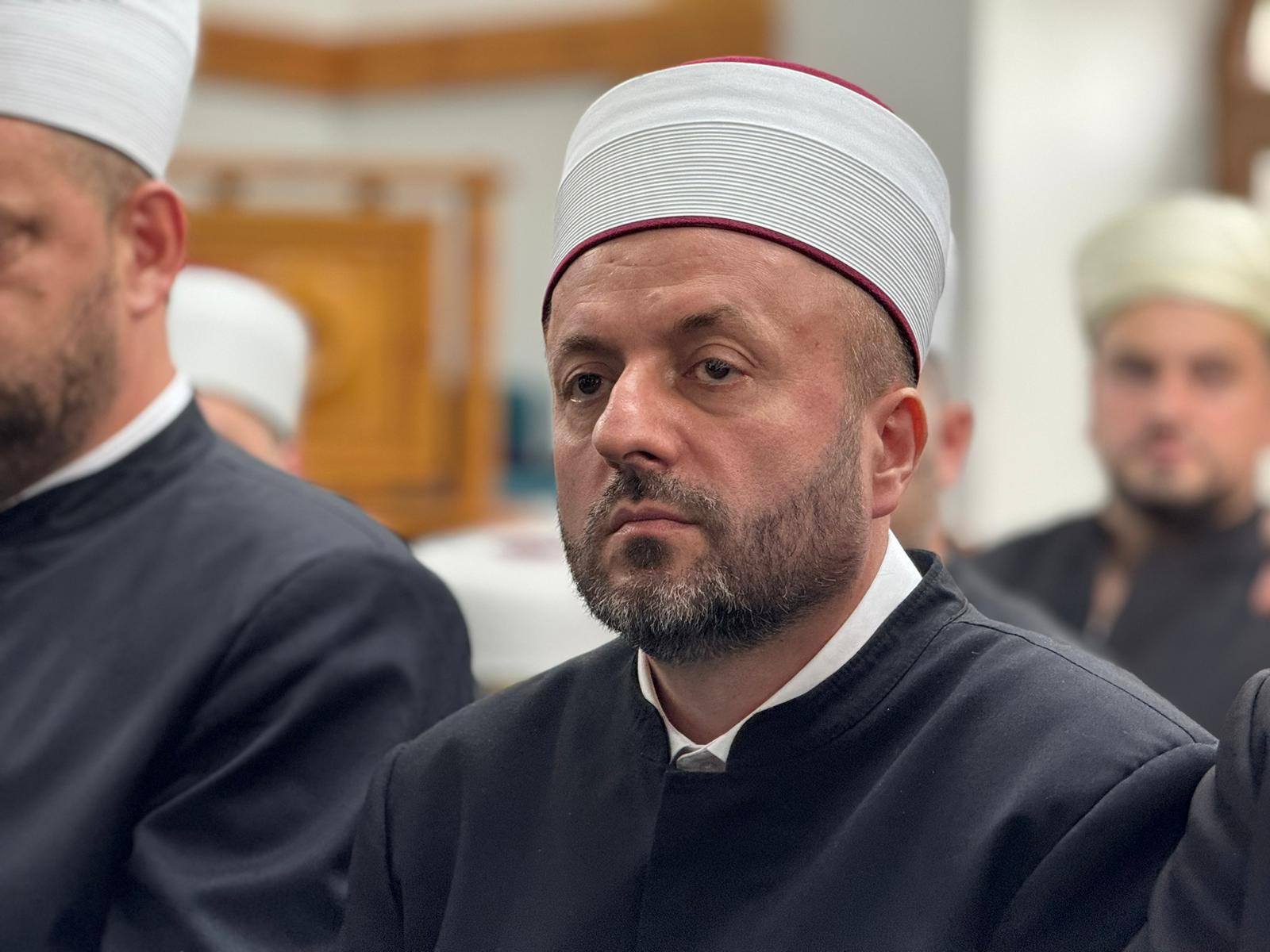 Senad ef. Halitović novi reisu-l-ulema Islamske zajednice Srbije (video ...